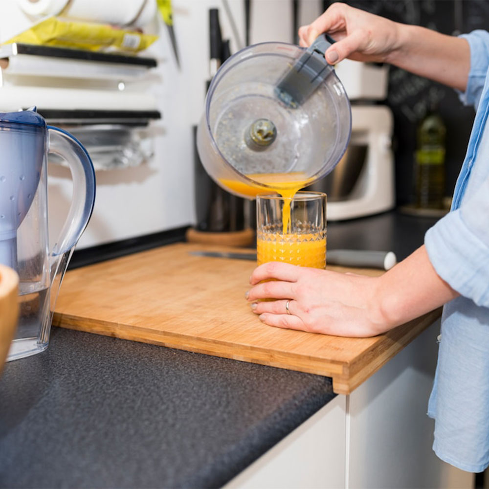 Juicing Made Easy: How to Use a Hand Press Juicer – evoloophome